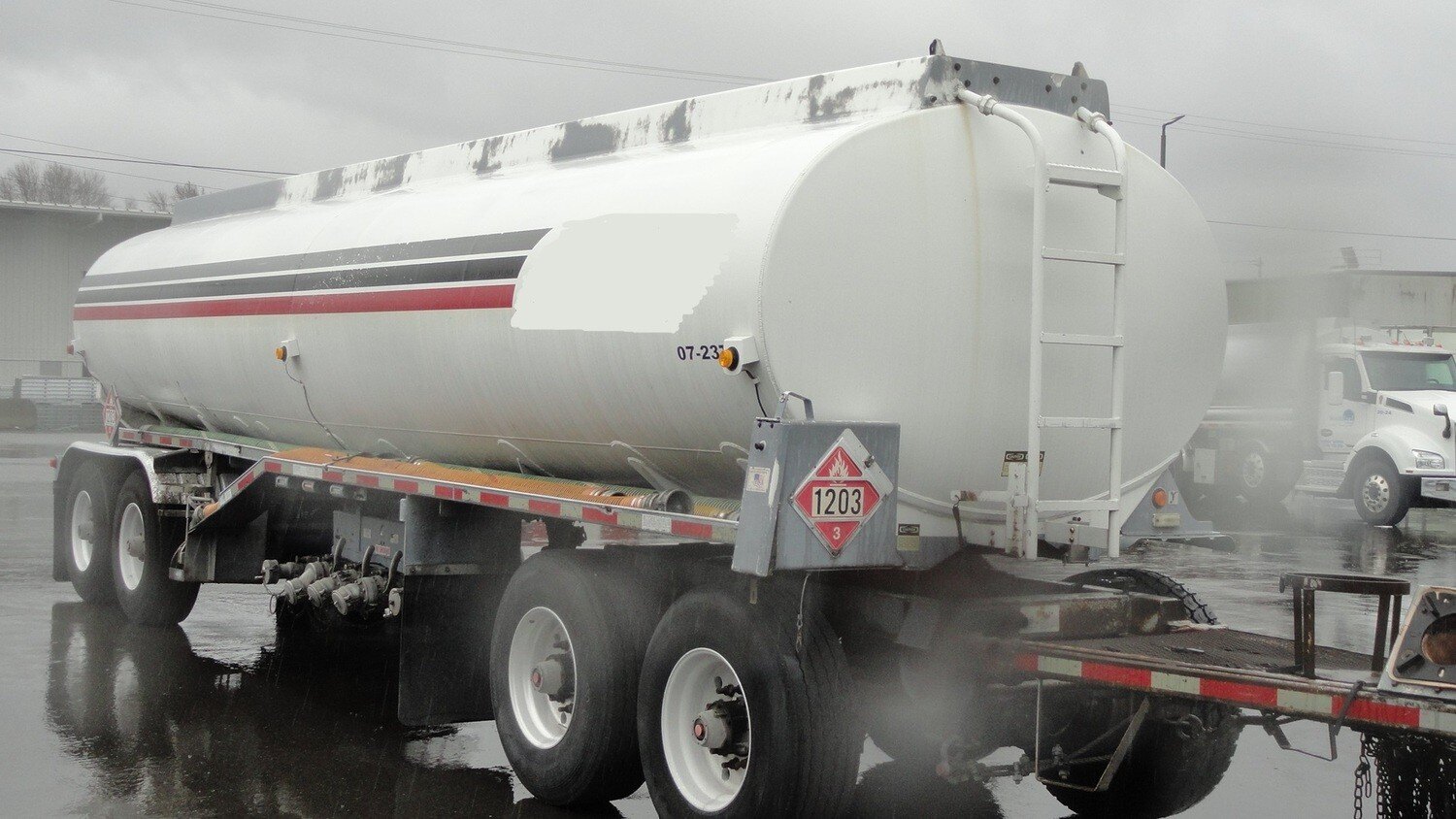 2007 BEALL 7400 GAL., 3-COMPT., 4-AXLE ALUMINUM PULL TANK TRAILER