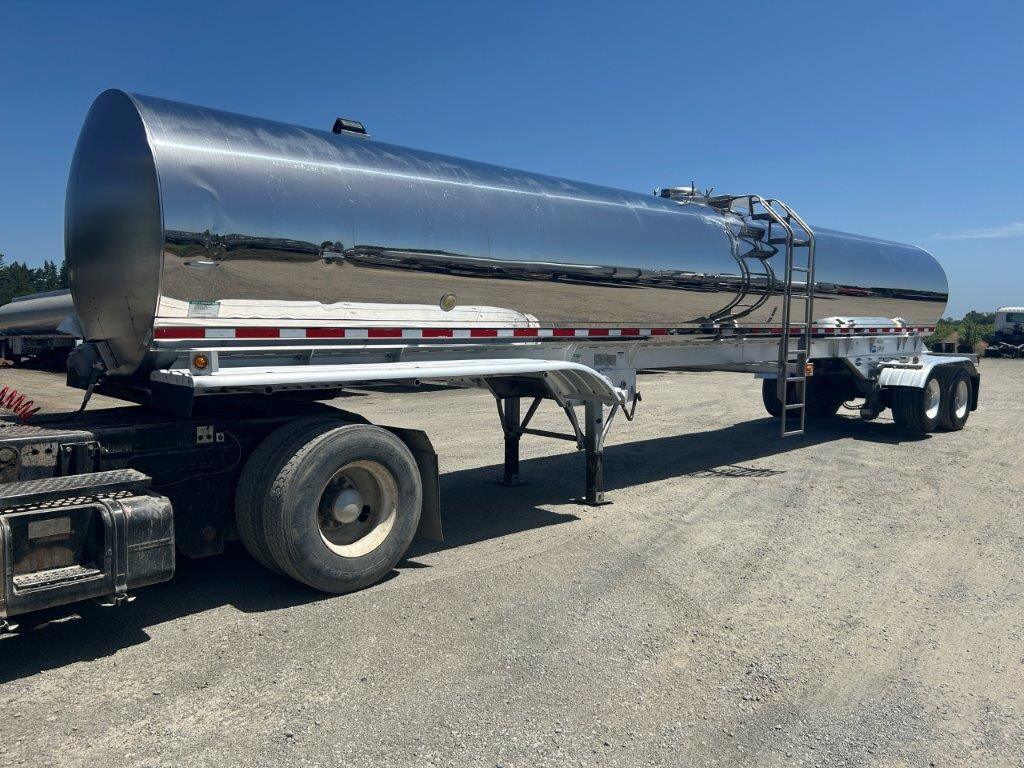 2018 WALKER 6,400 GAL., 1-COMPT., 2-AXLE INSULATED STAINLESS STEEL FOOD ...