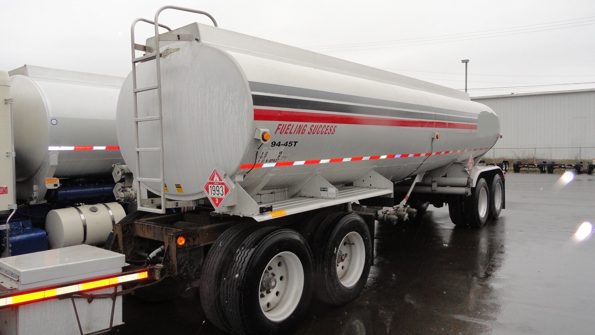 1994 BEALL 7200 GAL., 3-COMPT., 4-AXLE ALUMINUM PULL TANK TRAILER