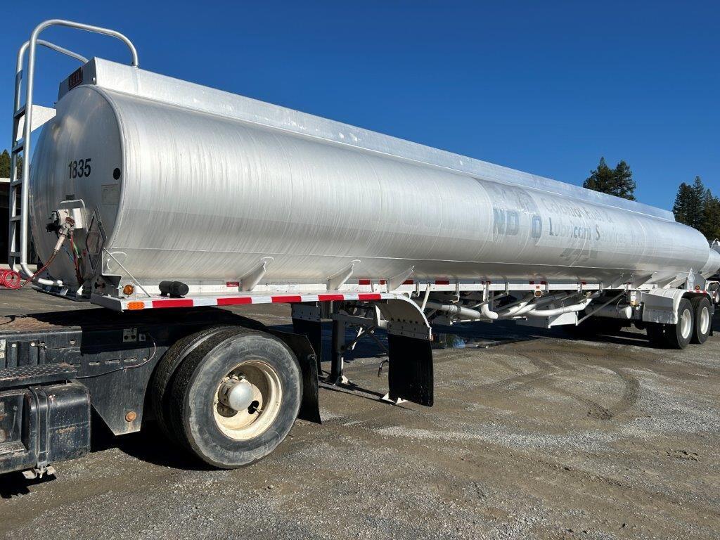 2014 HEIL 9200 GAL., 5-COMPT., 2-AXLE ALUMINUM SEMI TANK TRAILER