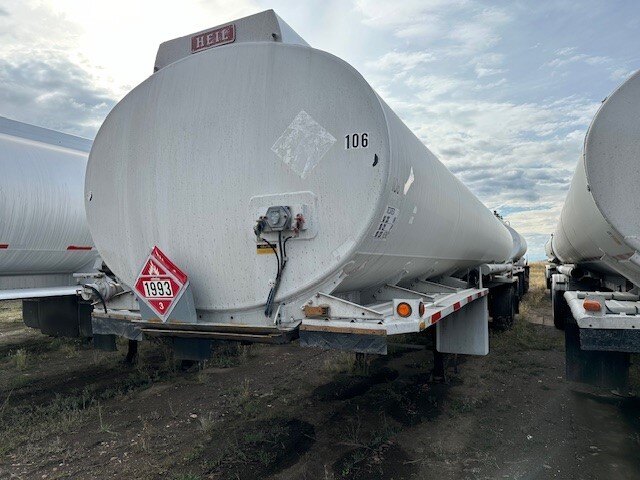 1997 HEIL 8600 GAL., 4-COMPT., 2-AXLE ALUMINUM SEMI TANK TRAILER