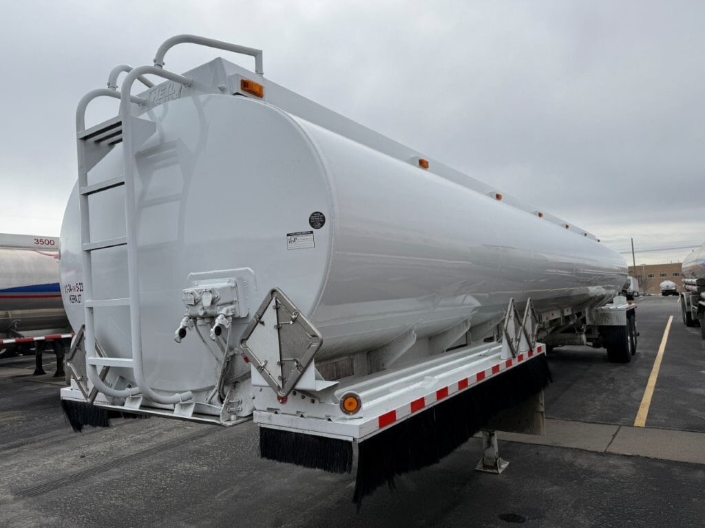 2019 HEIL 9200 GAL., 4-COMPT., 2-AXLE ALUMINUM SEMI TANK TRAILER