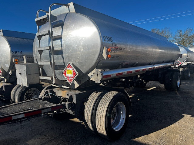 2003 WELDIT 5500 GAL., 3-COMPT., 2-AXLE ALUMINUM PULL TANK TRAILER