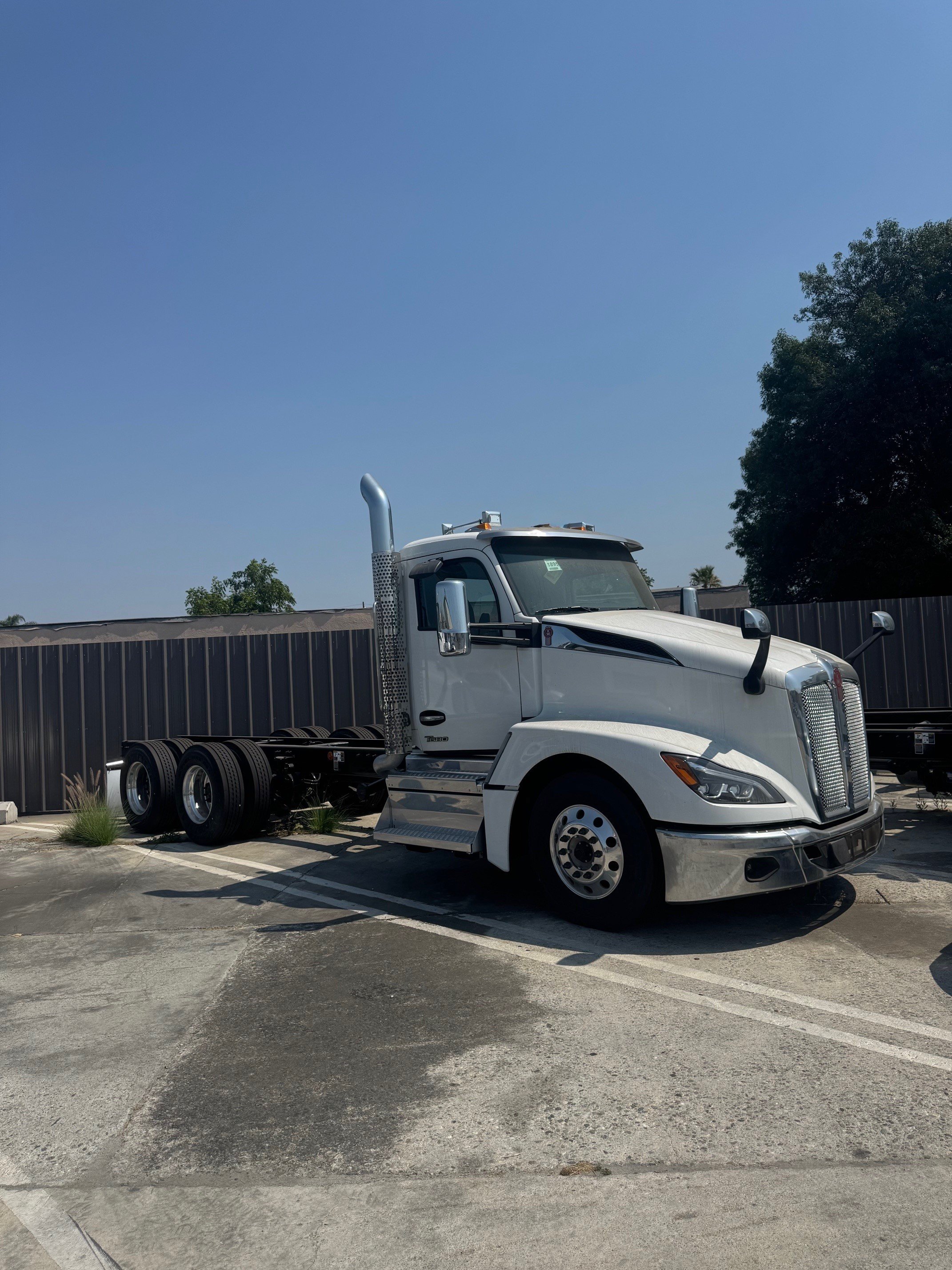 2026 KENWORTH / BEALL T680 4500 GAL. 3-AXLE TANK TRUCK AND 2026 BEALL ...